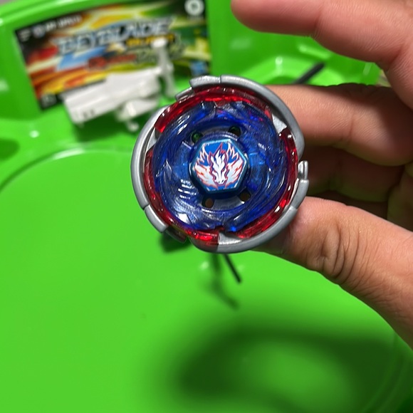 Hasbro | Toys | Beyblade Metal Fusion 3 Beyblades 2 Bey Launchers Tool ...